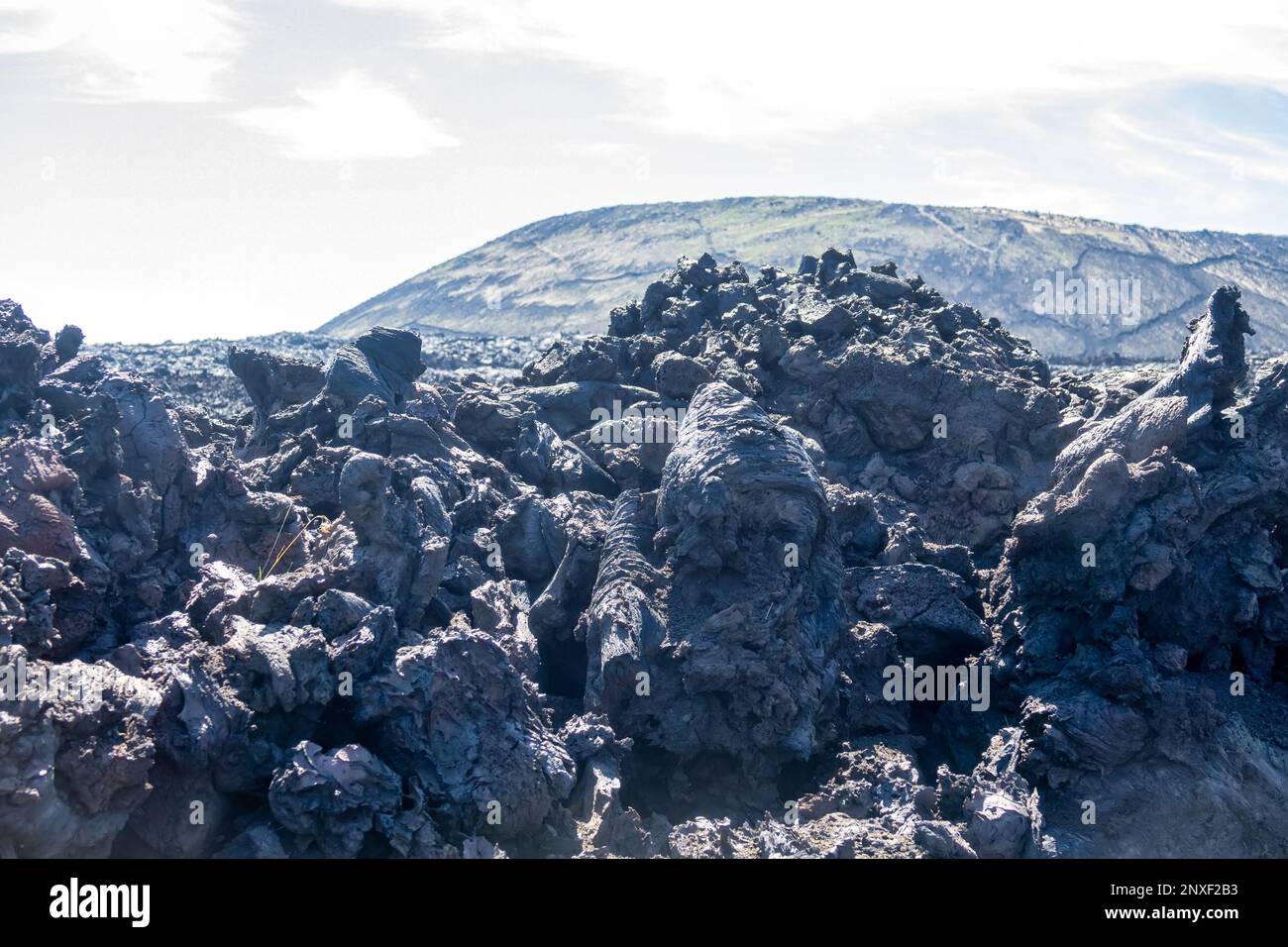 Variété de formes de lave solidifiée au basalte (clinker) : hawaïen est ...