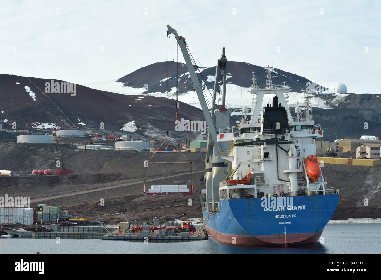 230131-N-NX070-1050 les marins du Bataillon de manutention de fret de ...