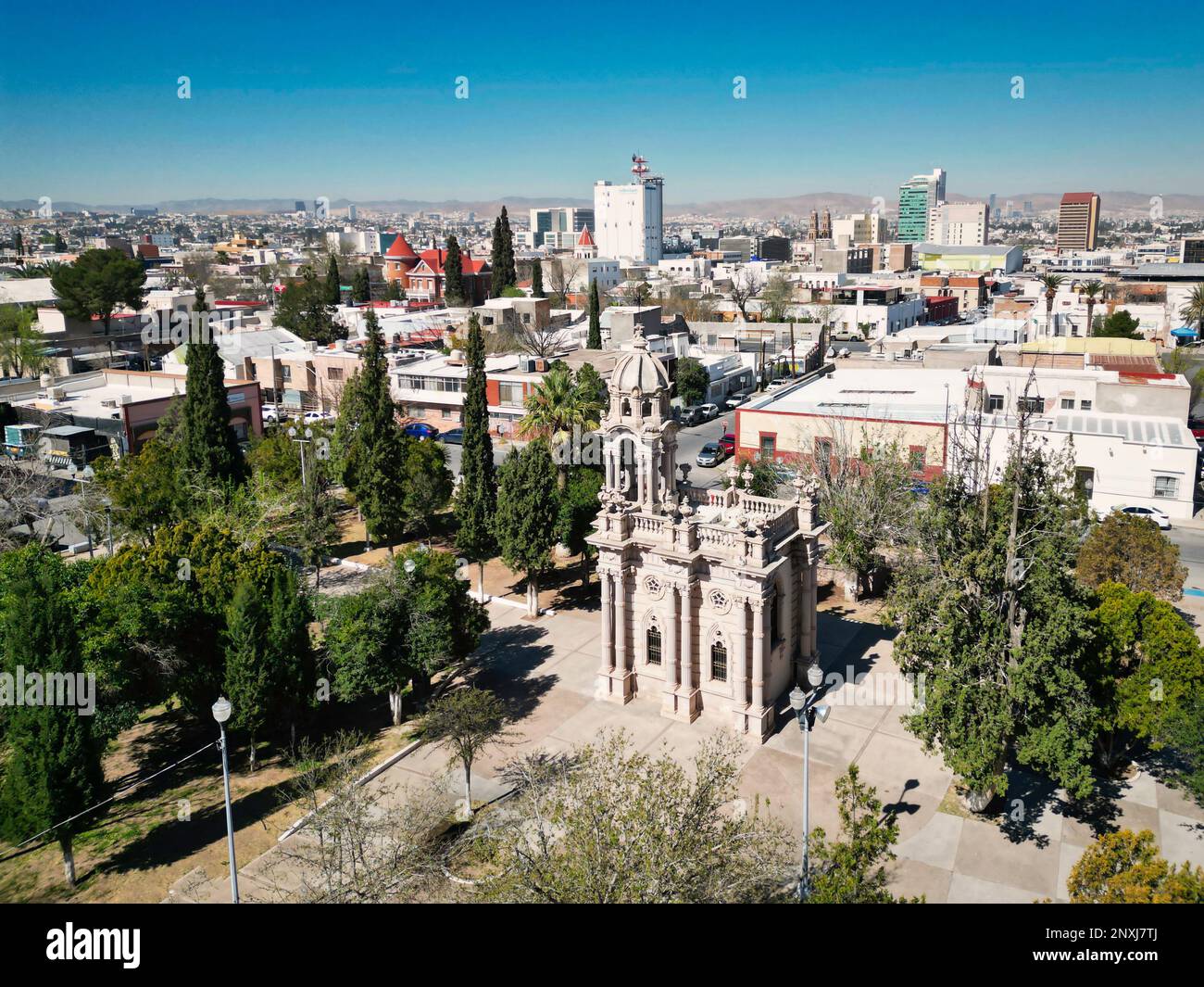 Vue aérienne du Mausolée Francisco Villa dans ce qui est actuellement ...