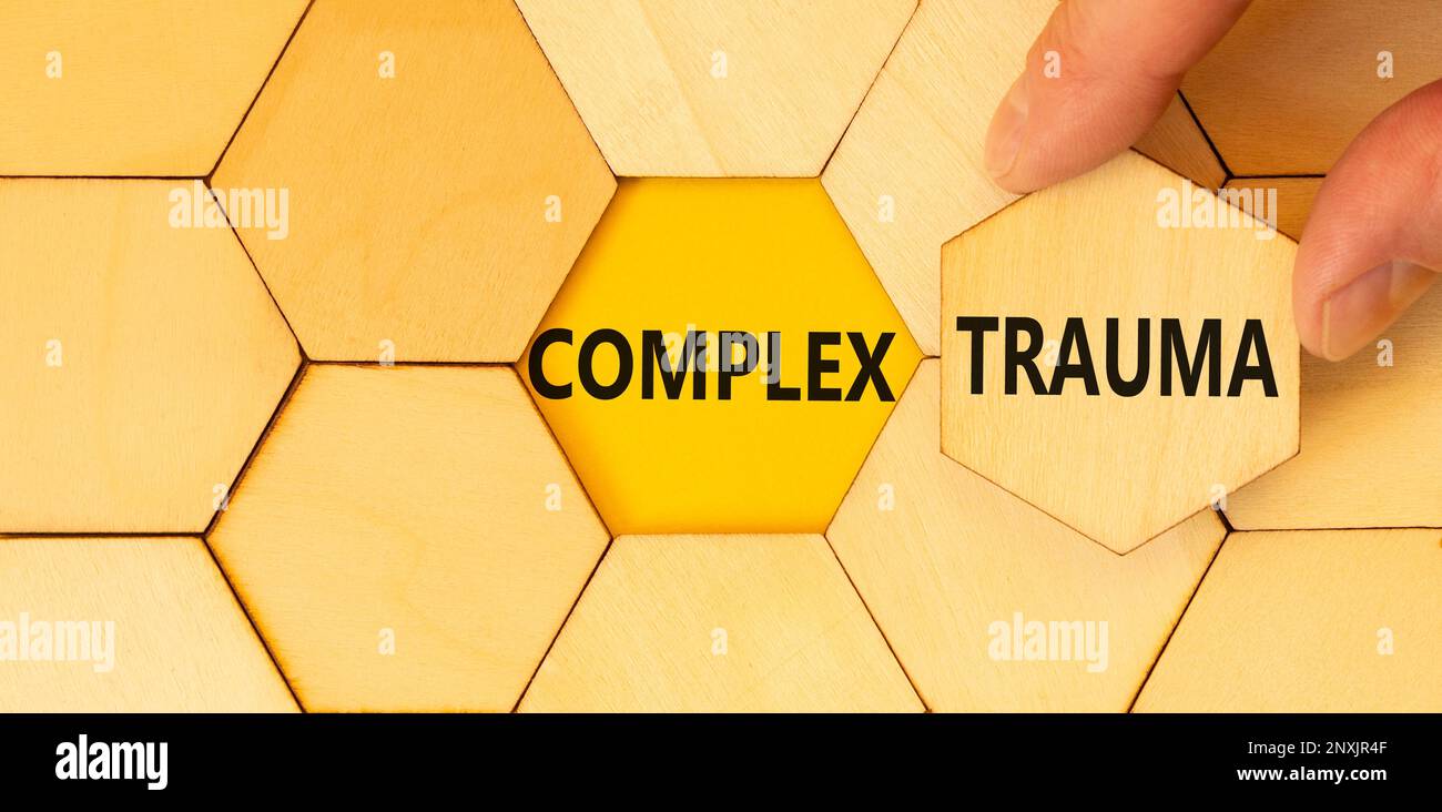 Symbole de traumatisme complexe. Concept mots trauma complexe sur les ...