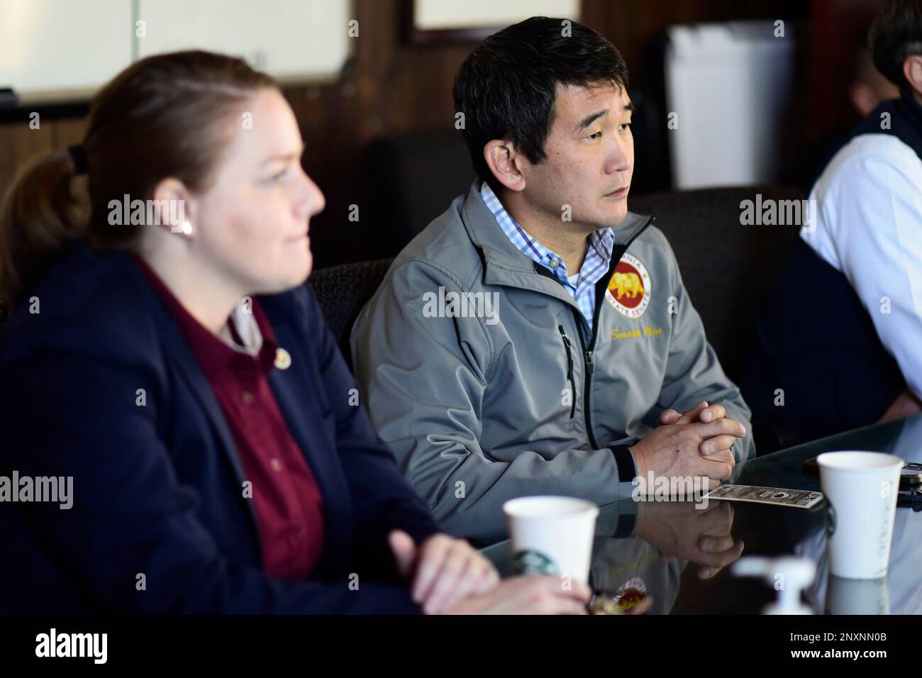 Le sénateur David min, qui représente le district du sénat de l’État de ...