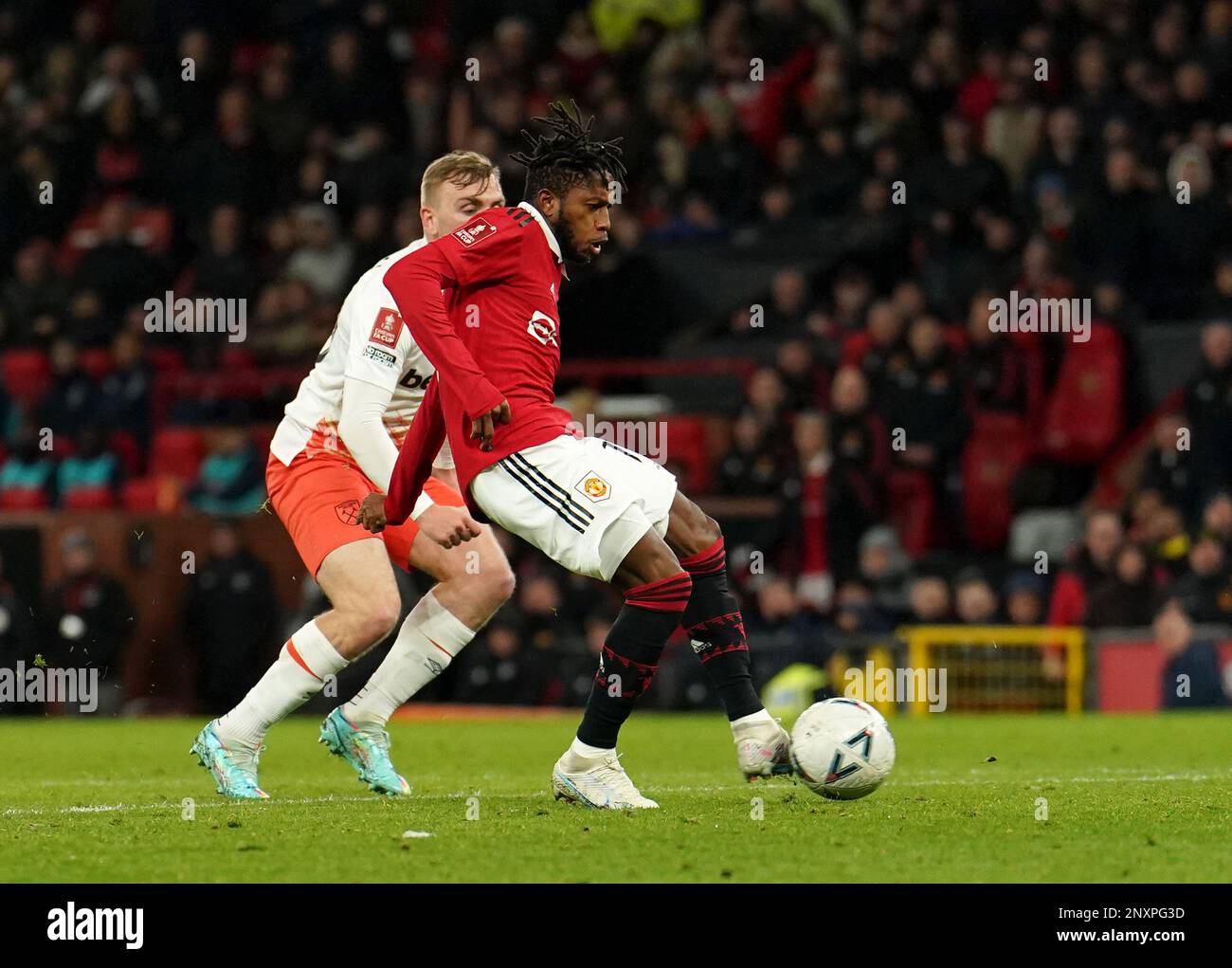 Fred de Manchester United marque le troisième but de son équipe lors du cinquième tour de la ...