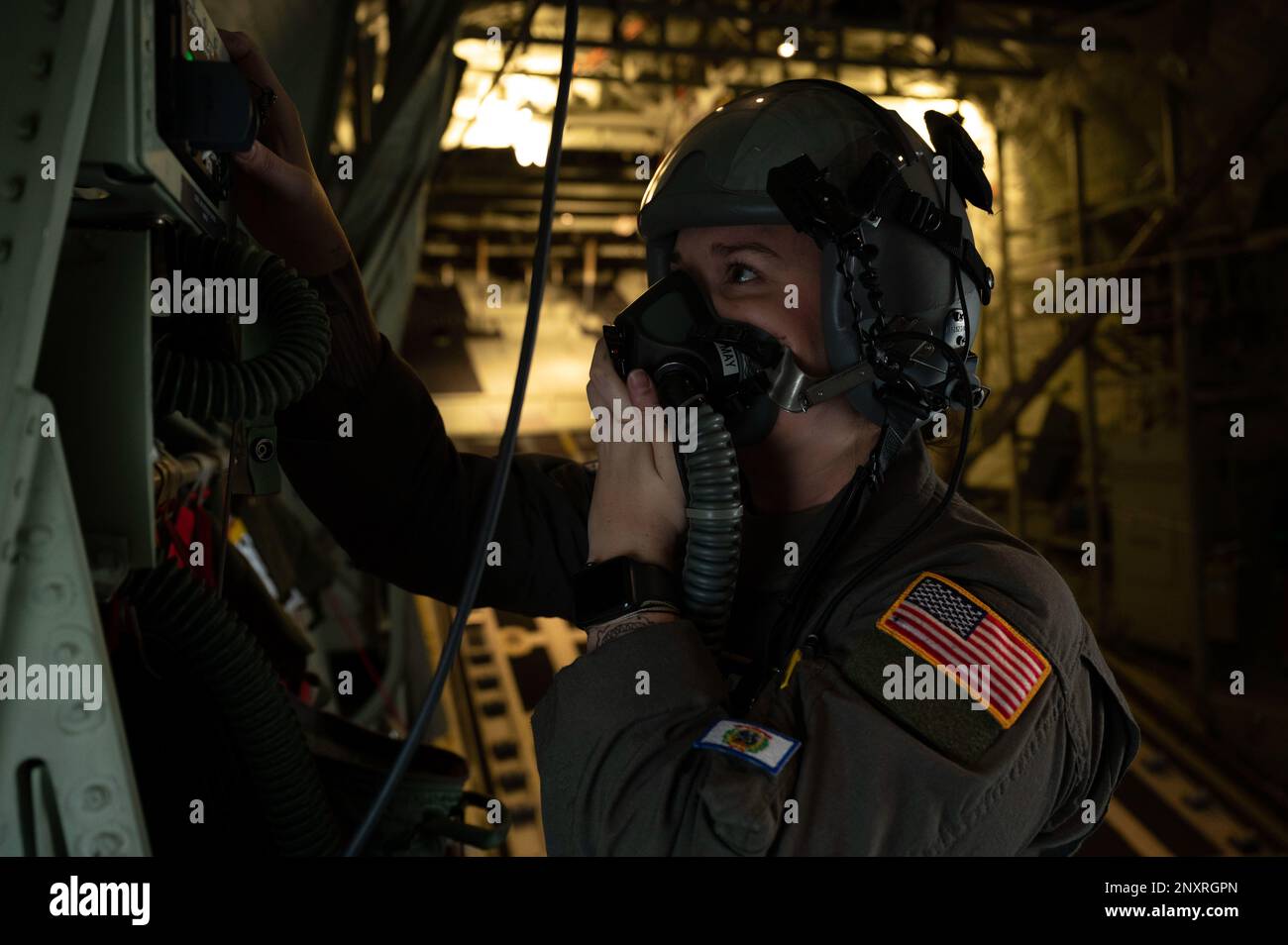 Le sergent technique Autumn Davis, chargé de charge de l'escadre de ...