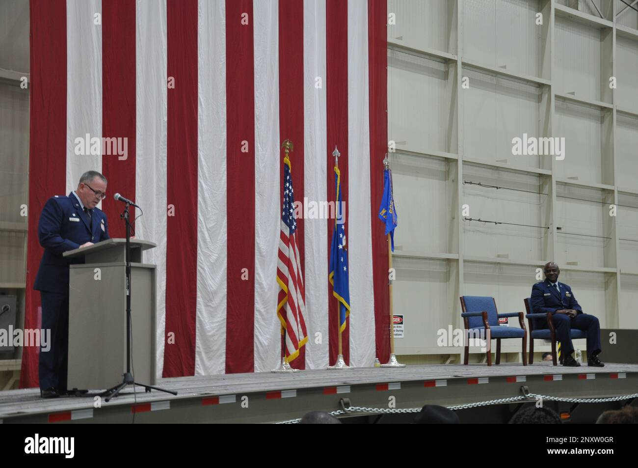 Le lieutenant-colonel Stuart Martin, commandant du groupe de ...
