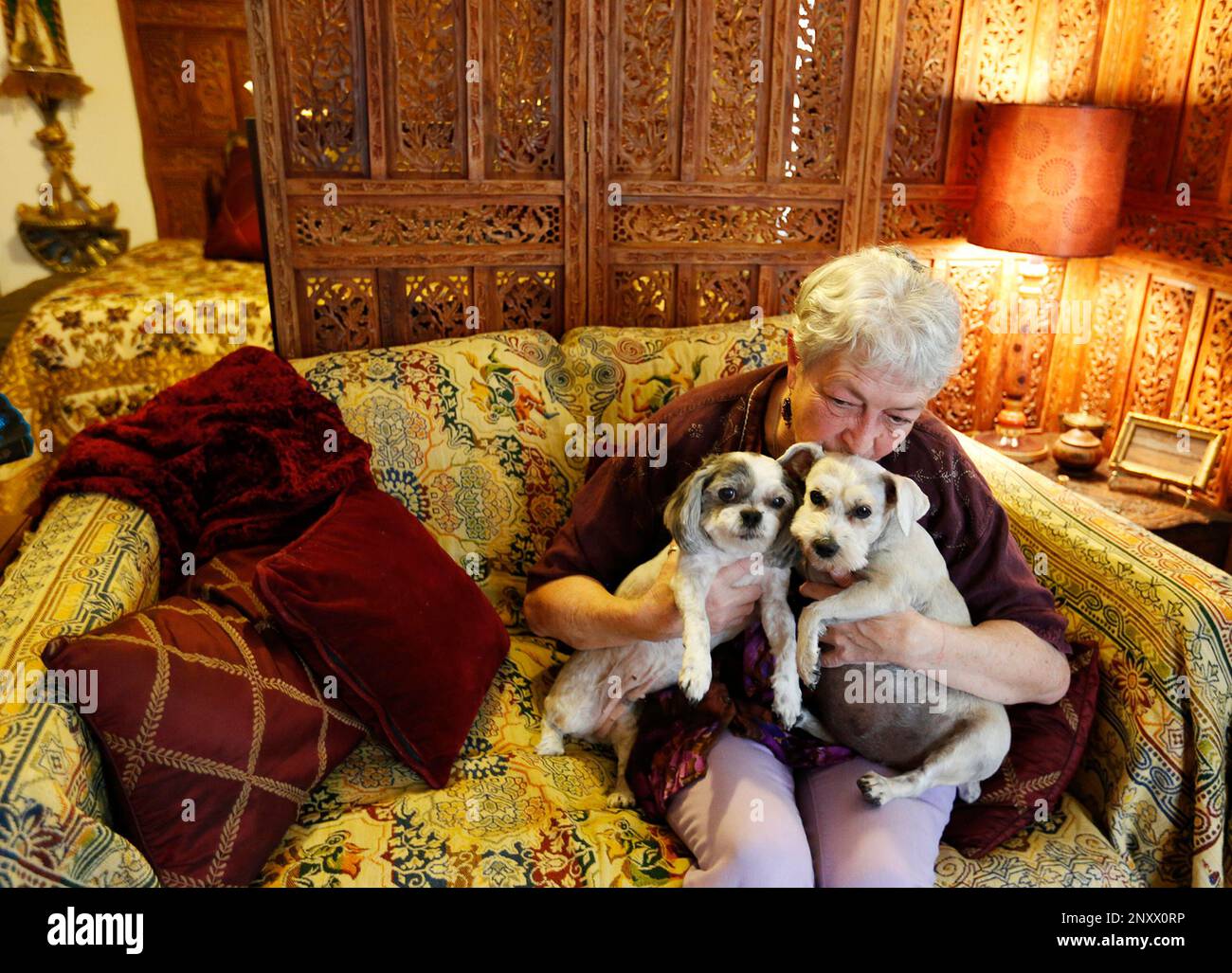 ADVANCE FOR USE SATURDAY, DEC. 16 - In this Nov. 29, 2017 photo, Bette ...