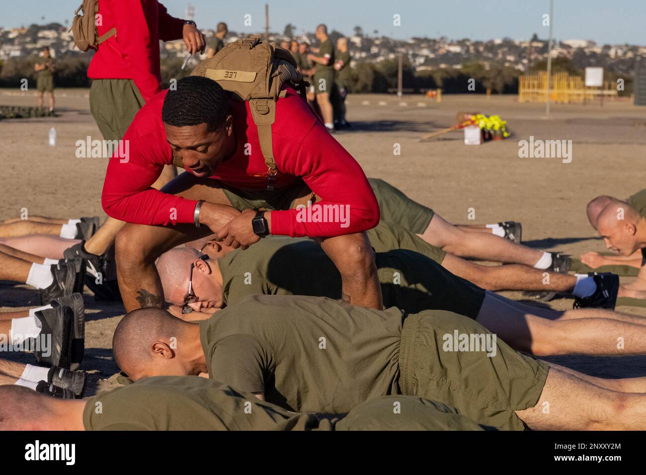 ÉTATS-UNIS Le Sgt de’Andre Lee, instructeur de forage de la Compagnie Alpha, 1st Recruit ...