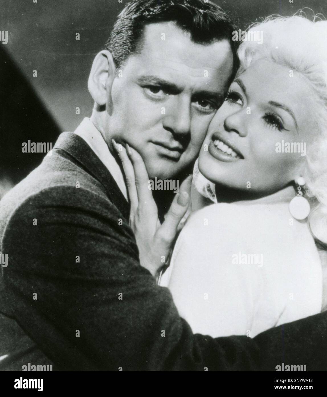 L'acteur américain Tony Randall et l'actrice Jayne Mansfield dans le ...
