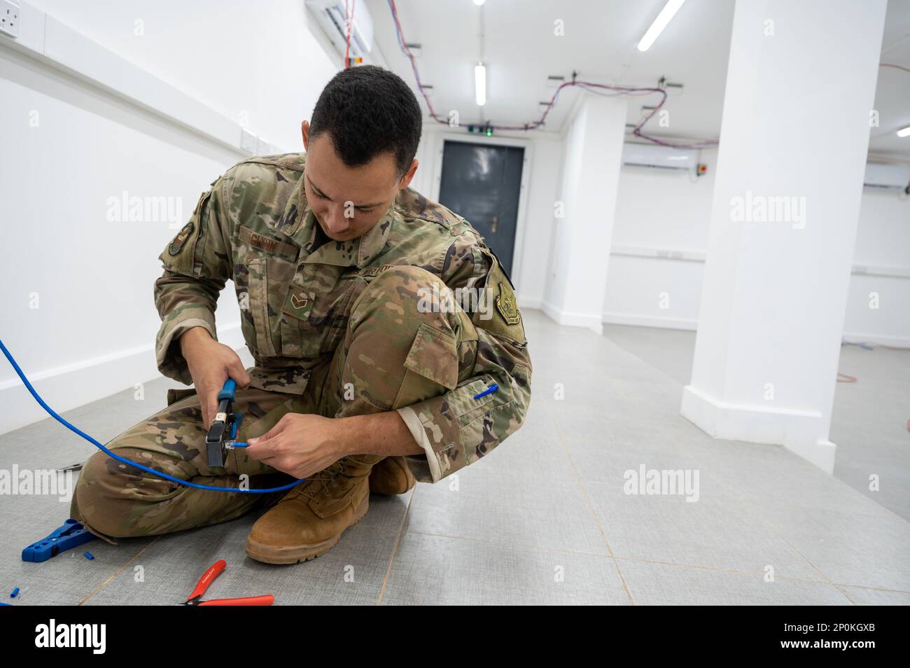 ÉTATS-UNIS Airman Joshua Glynn, officier supérieur de la Force aérienne ...