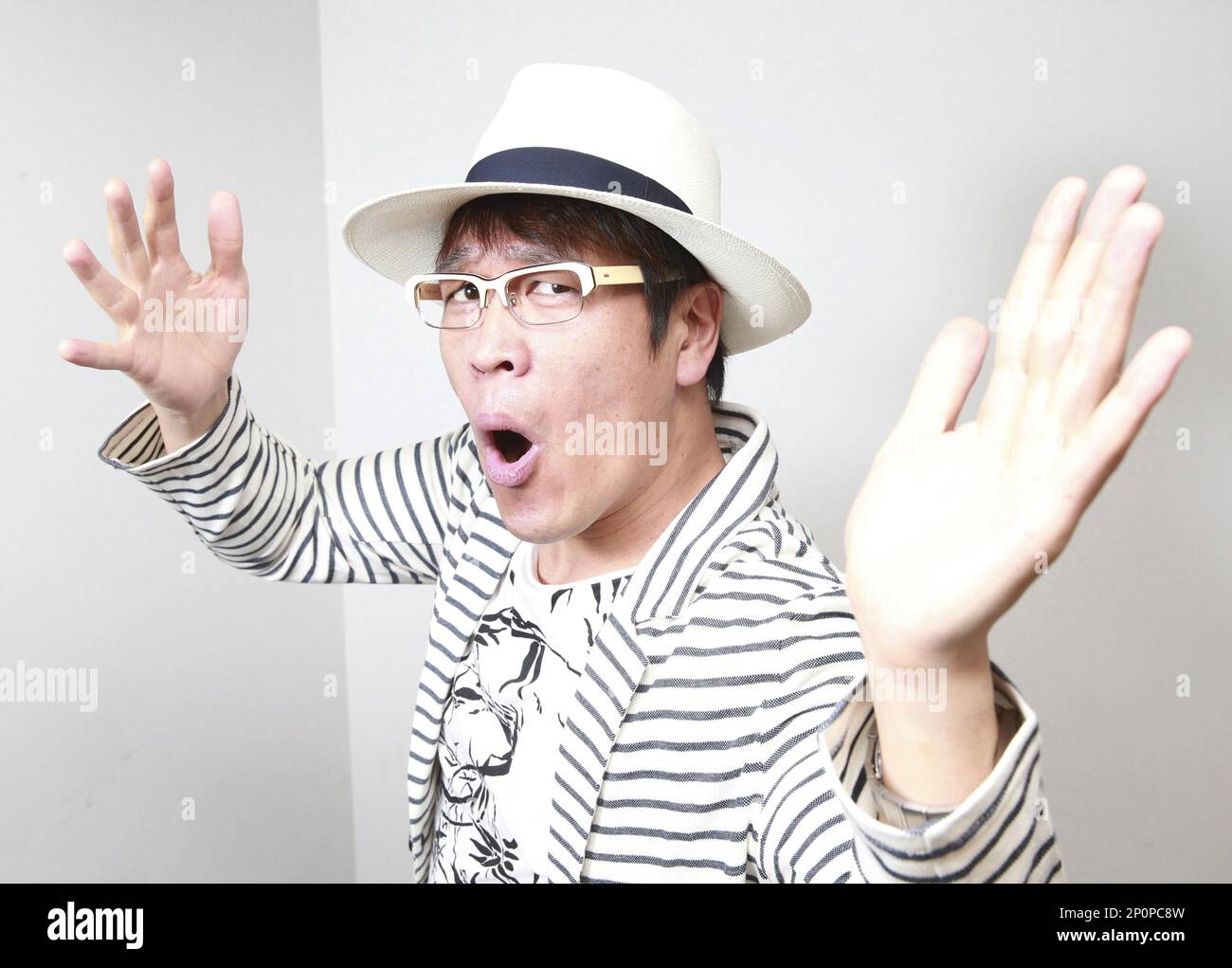 A photo taken on June 8th shows Japanese comedian Daimao Furusaka, known as singer-songwriter ...