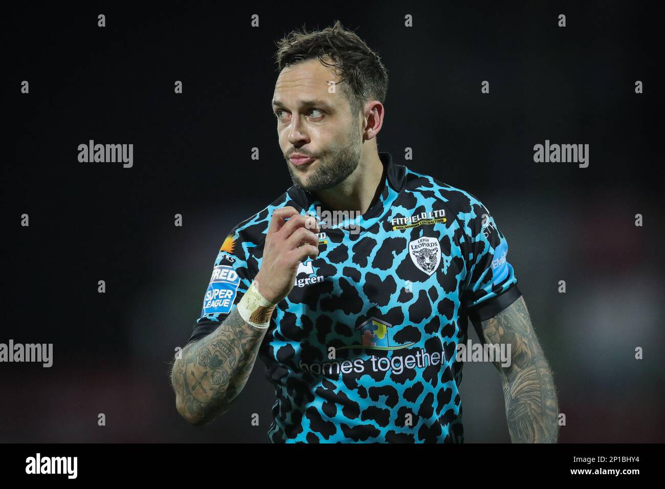 Gareth Obrein #17 de Leigh Leopards lors du match de la Super League ...