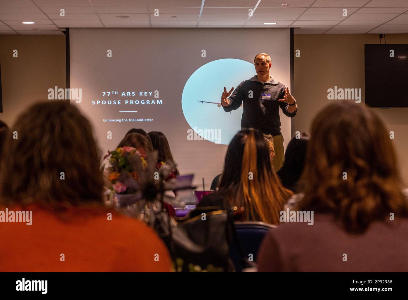 Le colonel Lucas Teel, commandant de l'escadre du 4th Fighter, s ...