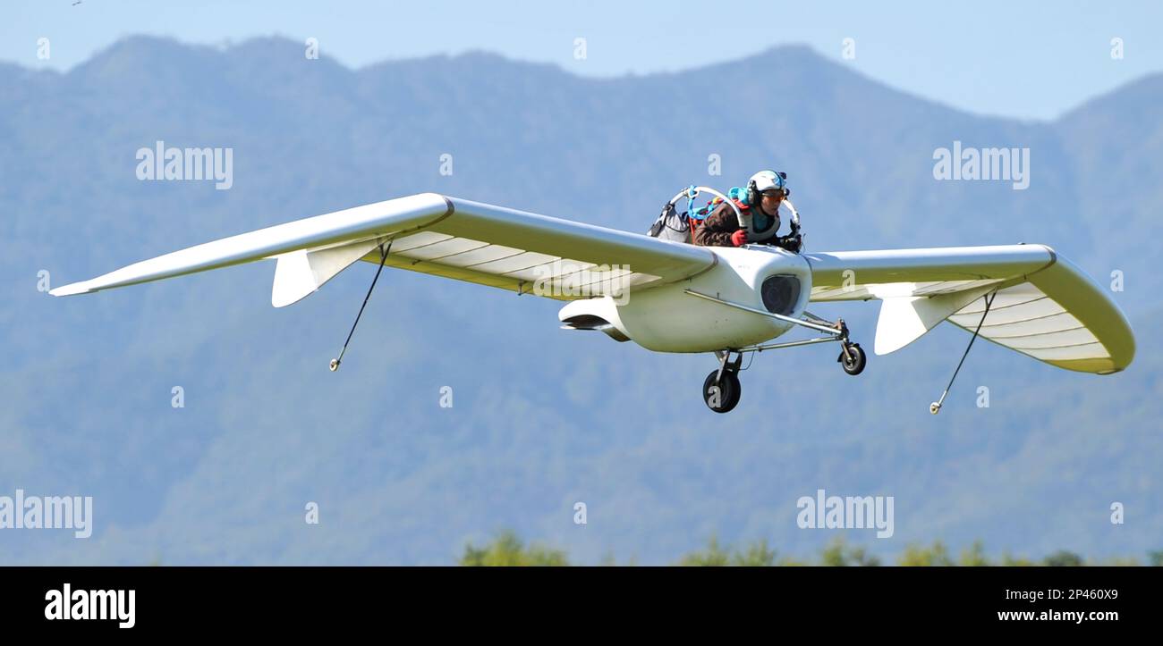 A small aircraft that looks exactly like the jet-powered glider used by ...