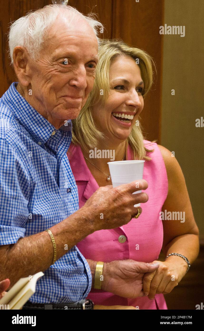 Retired United Airlines pilot Capt. Al Haynes and flight Attendant ...