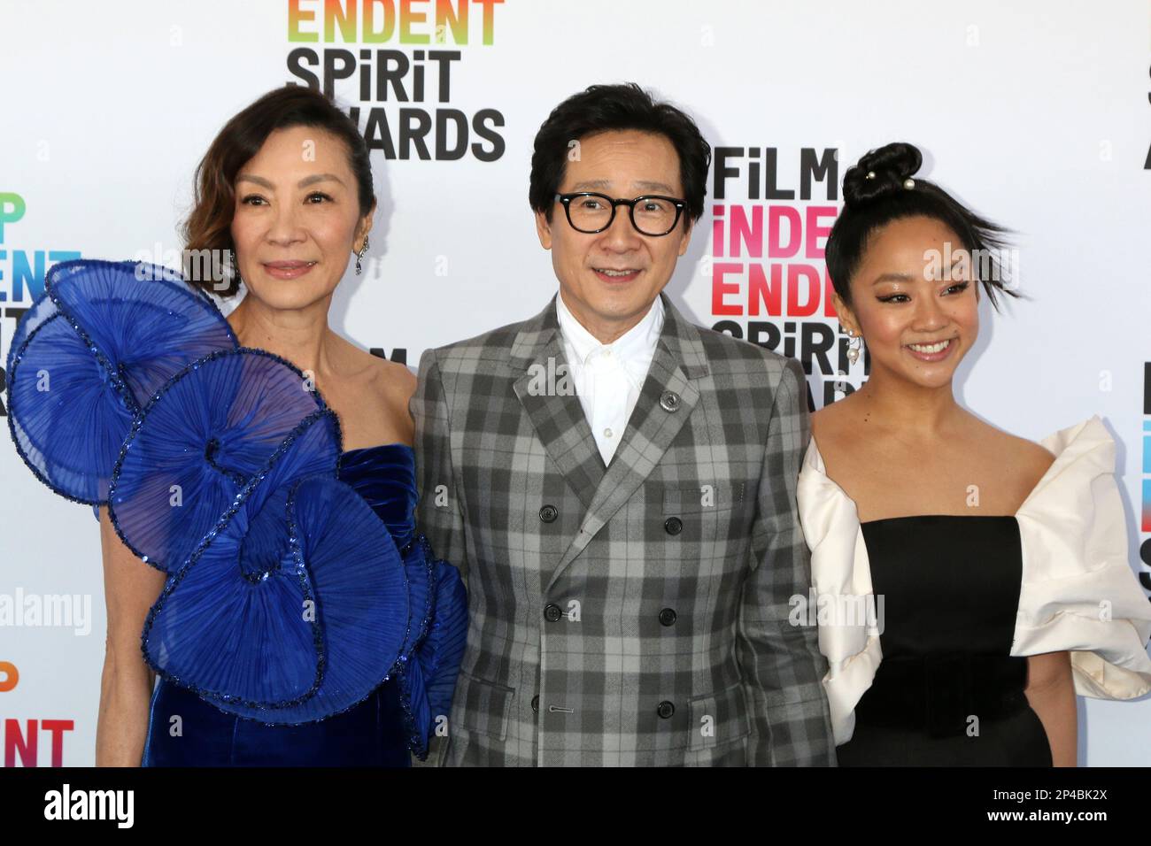 Stephanie hsu michelle yeoh Banque de photographies et d’images à haute ...