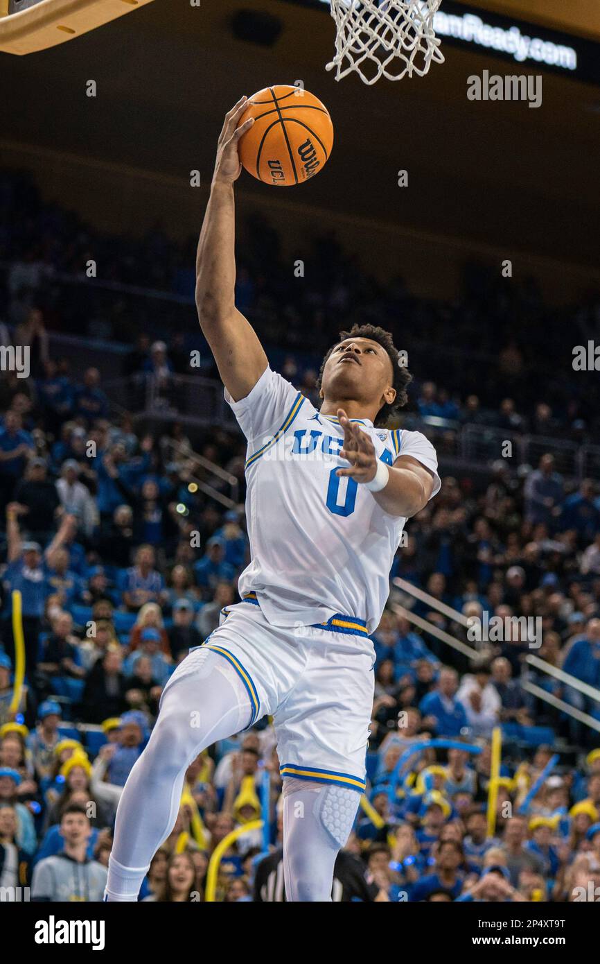 Le garde des Bruins de l'UCLA Jaylen Clark (0) a obtenu un score lors d ...