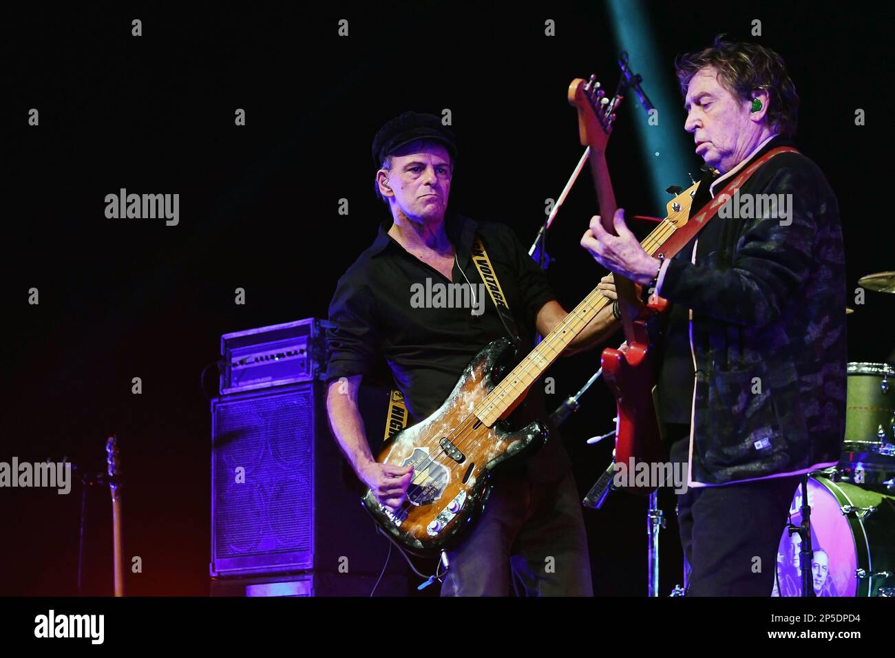 The police rock band Banque de photographies et d’images à haute ...