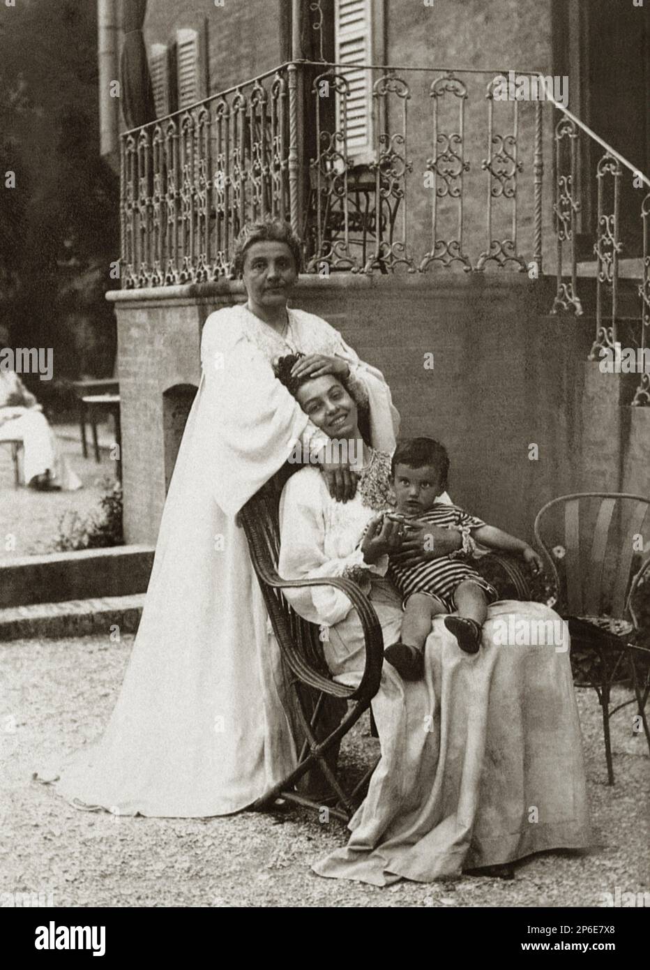 1905 CA, ITALIE : la célèbre ELEONORA DUSE ( 1858 - 1924 ) avec son ...