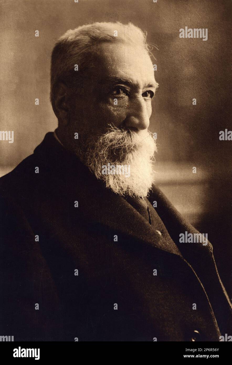 L'écrivain français LAURÉAT DU PRIX NOBEL de littérature en 1921 ...