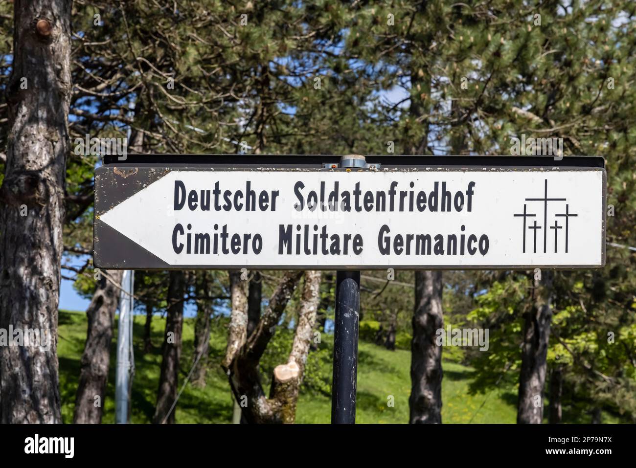 Le col du Cimetière militaire allemand Futa, Cimitero militare ...