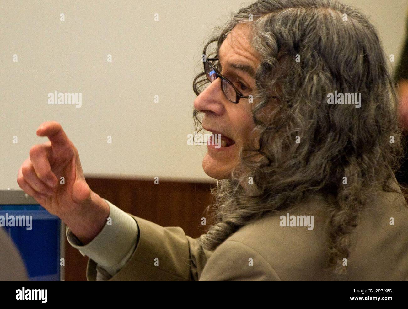 Serial murder suspect Rodney Alcala delivers his final arguments and ...