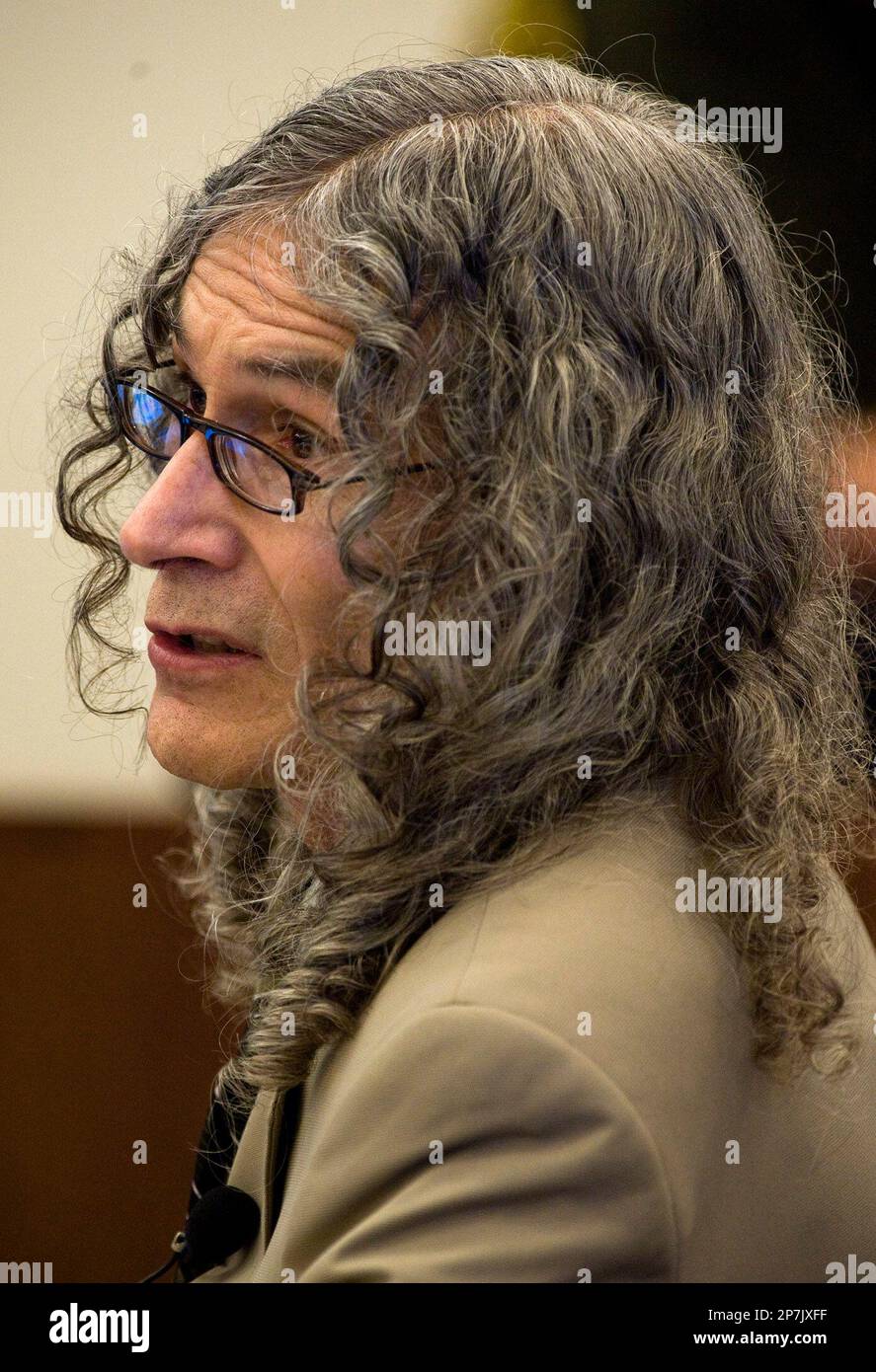 Serial murder suspect Rodney Alcala delivers his final arguments during ...