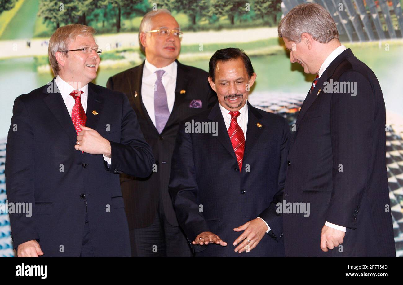 APEC Leaders from left, Australian Prime Minister Kevin Rudd, Malaysian ...
