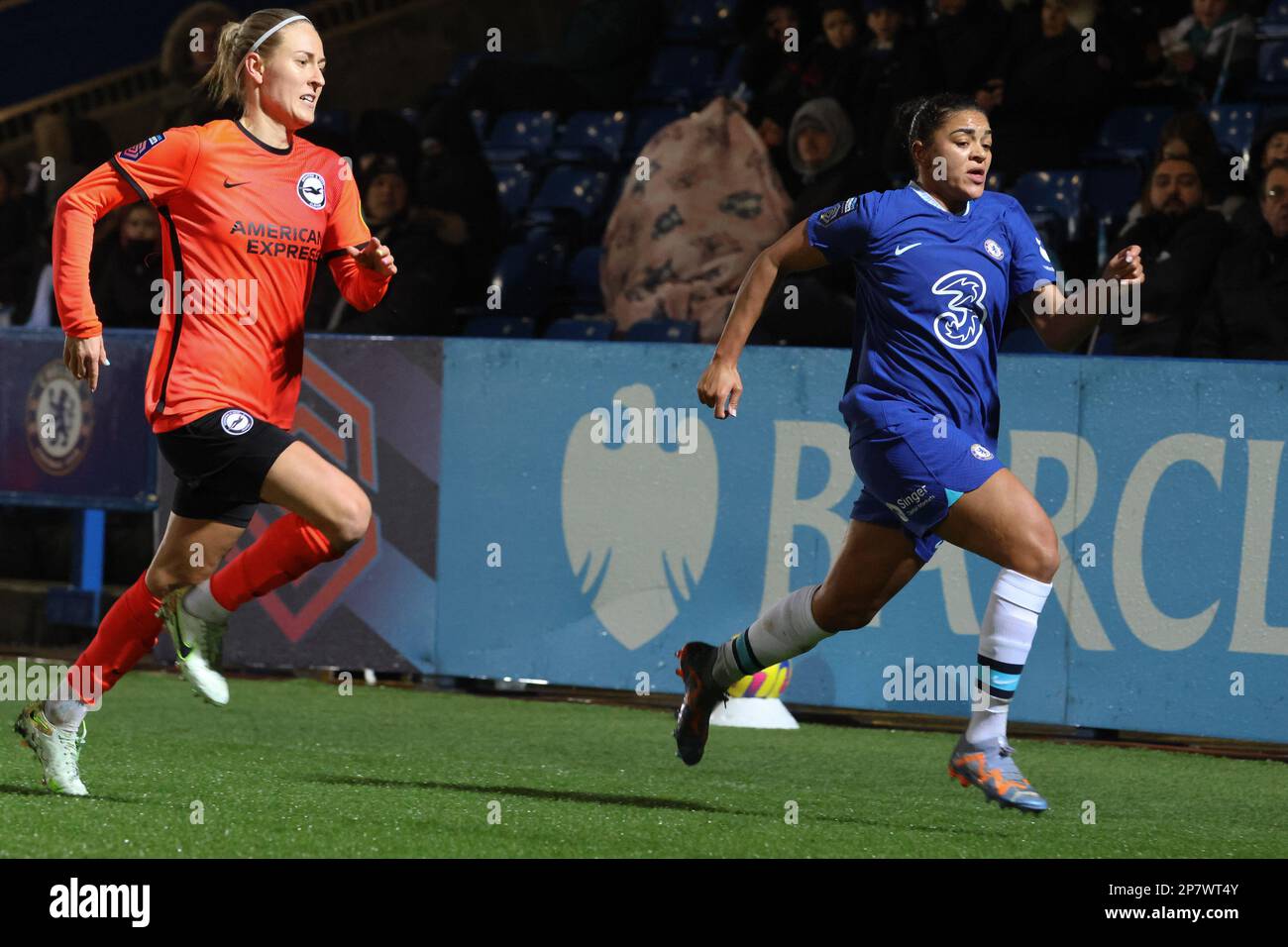 Stade Kingsmeadow, Londres, 22 janvier 2023 Emma Kullberg (BRI, 16) et ...