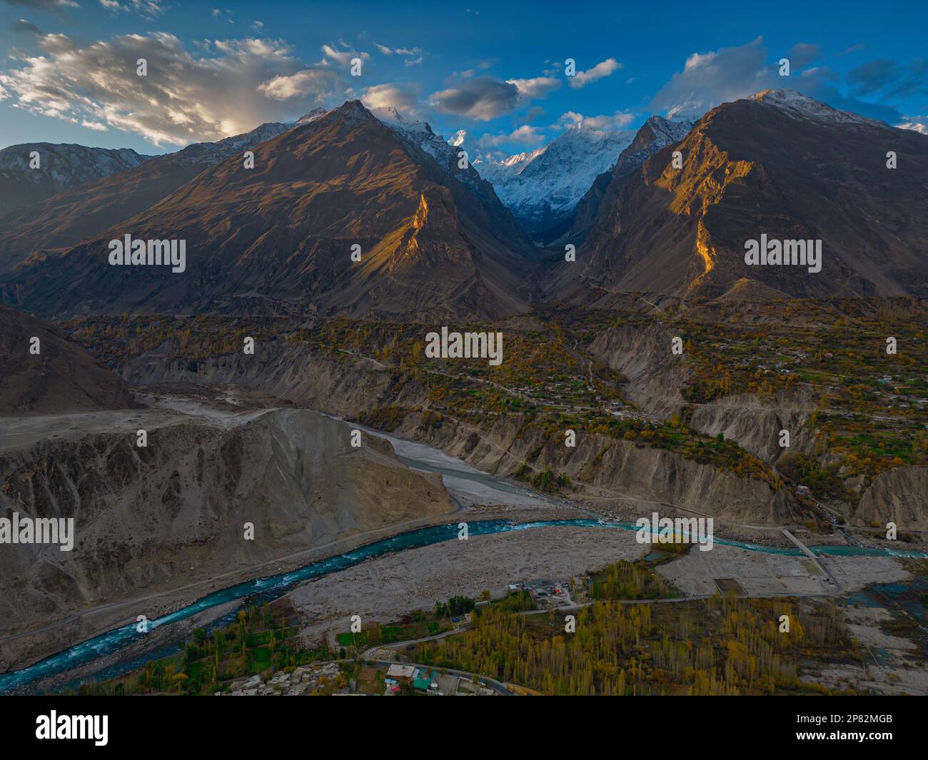 La KKKH part de cette région de Hunza et sort vers la Chine voisine ...