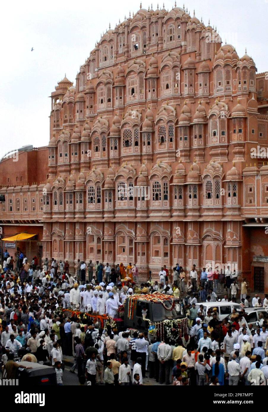 The funeral procession of the former queen of the western Indian desert ...