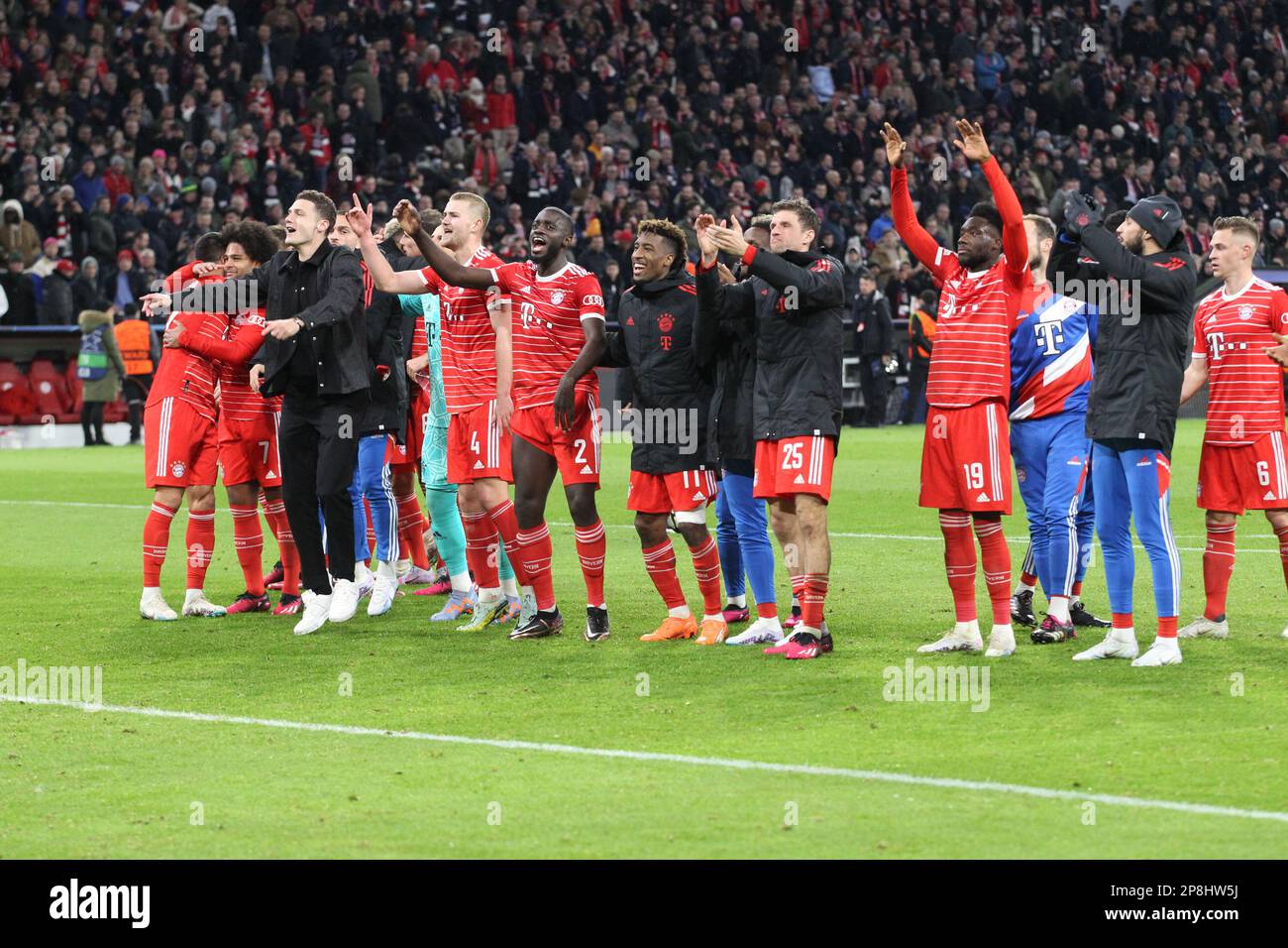 Munich, Allemagne 08. 2023 mars : les joueurs du FC Bayern célèbrent ...