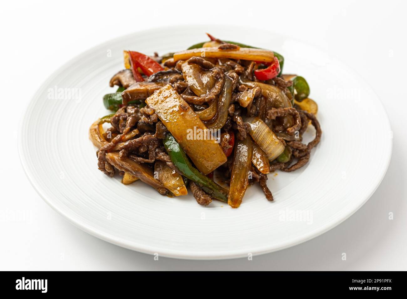 culture alimentaire chinoise. Viande et légumes sautés de style chinois ...