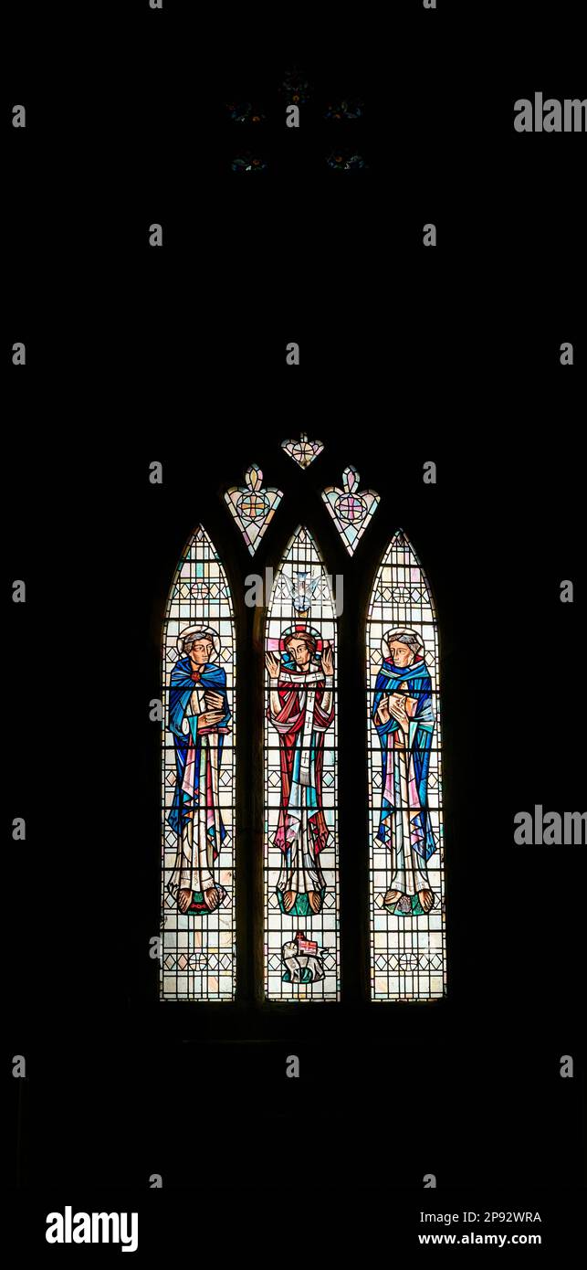 Vitraux contemporains dans l'église saxonne de St Paul, construite à l ...