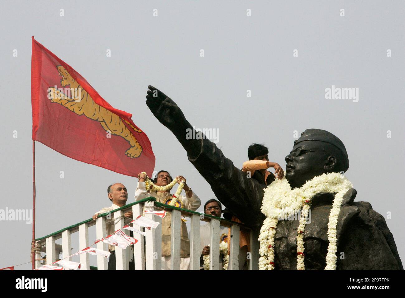 People garland and pay homage to a bronze statue of Netaji Subhas ...
