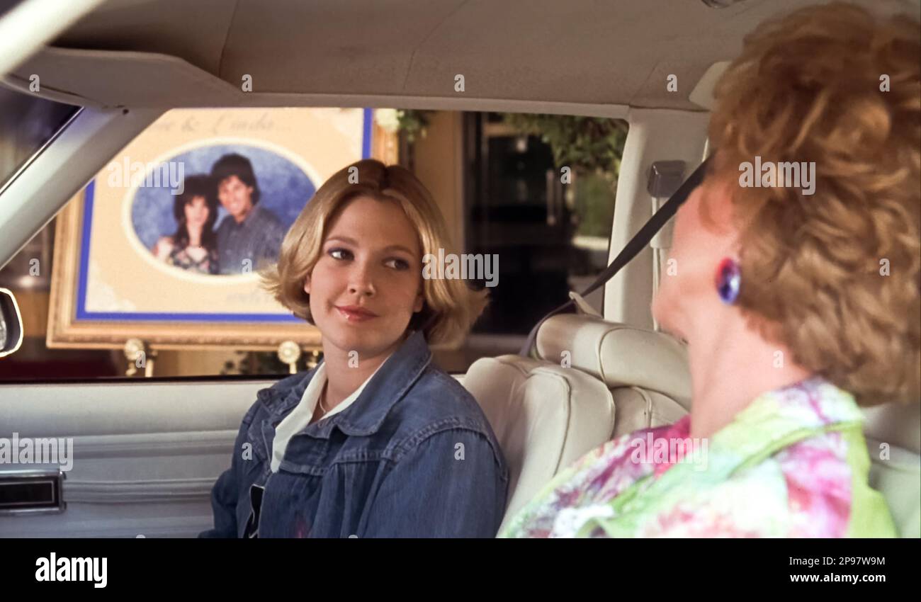 ÉTATS-UNIS. Christina pickles et Drew Barrymore dans une scène du film ...