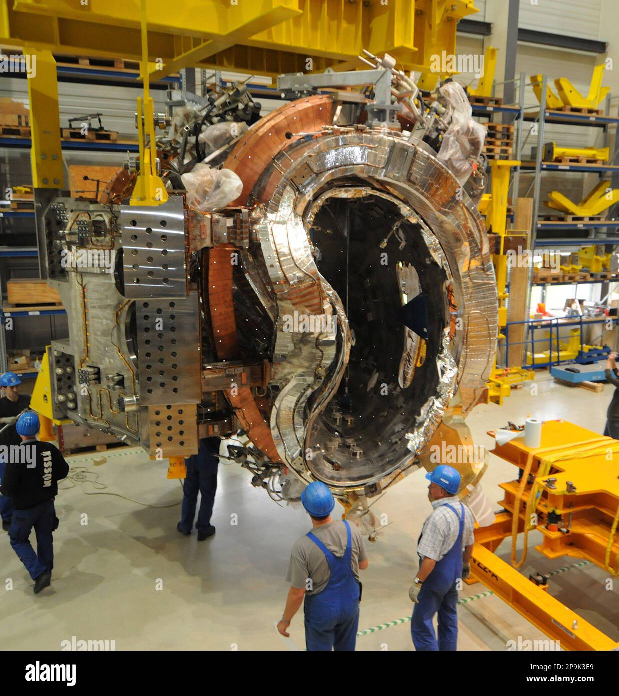 Techniker setzen am Dienstag, 30. Sept. 2008, im Greifswalder Max ...