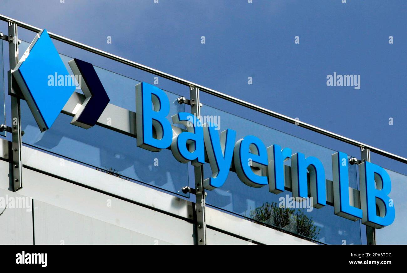 ** ARCHIV ** Das Logo und der Schriftzug der bayerischen Landesbank ...