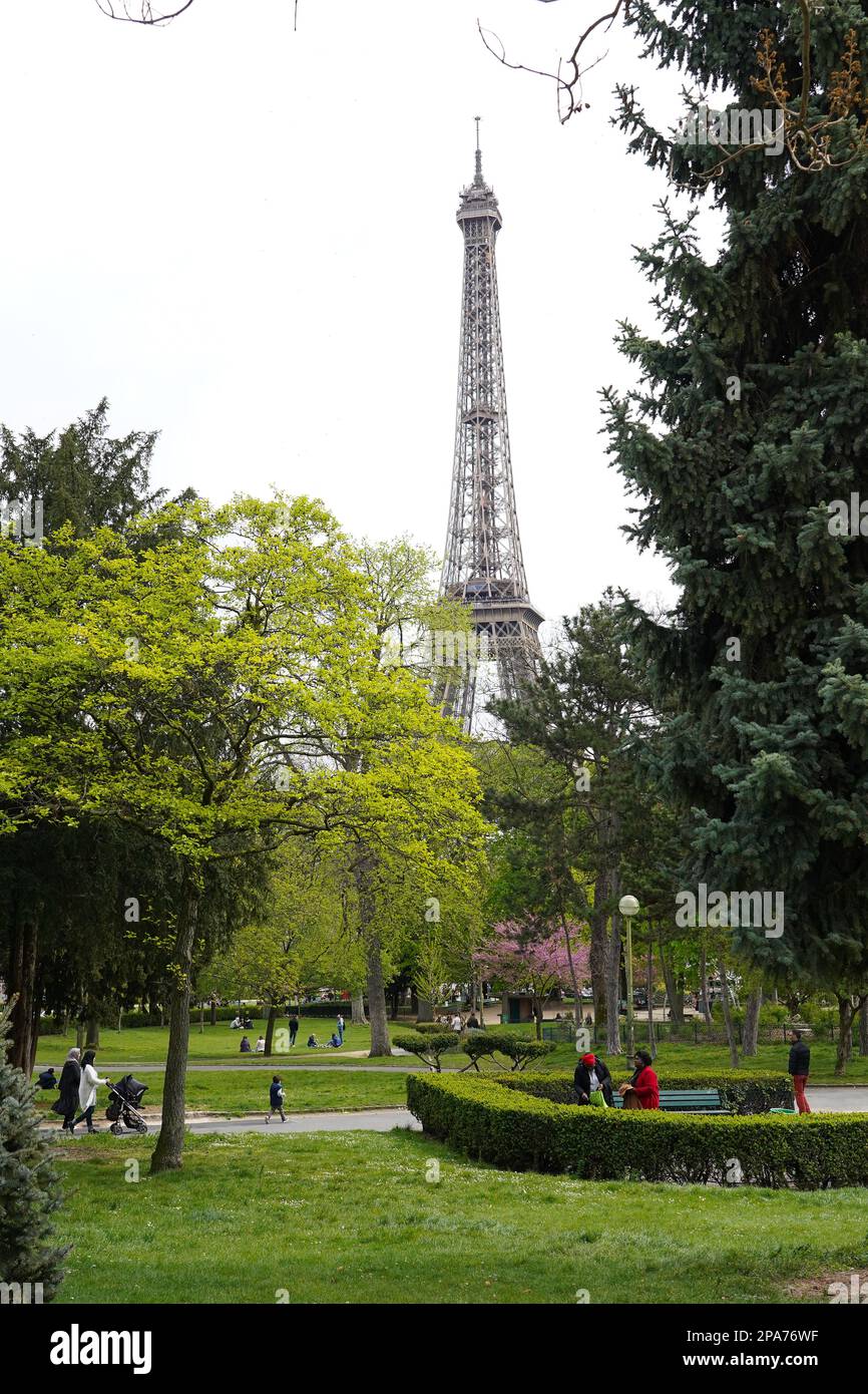 Dans les jardins des champs elysees a paris france Banque de photographies et d’images à haute ...