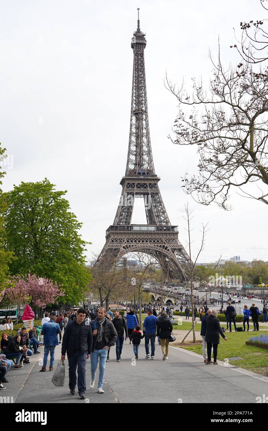Dans les jardins des champs elysees a paris france Banque de photographies et d’images à haute ...