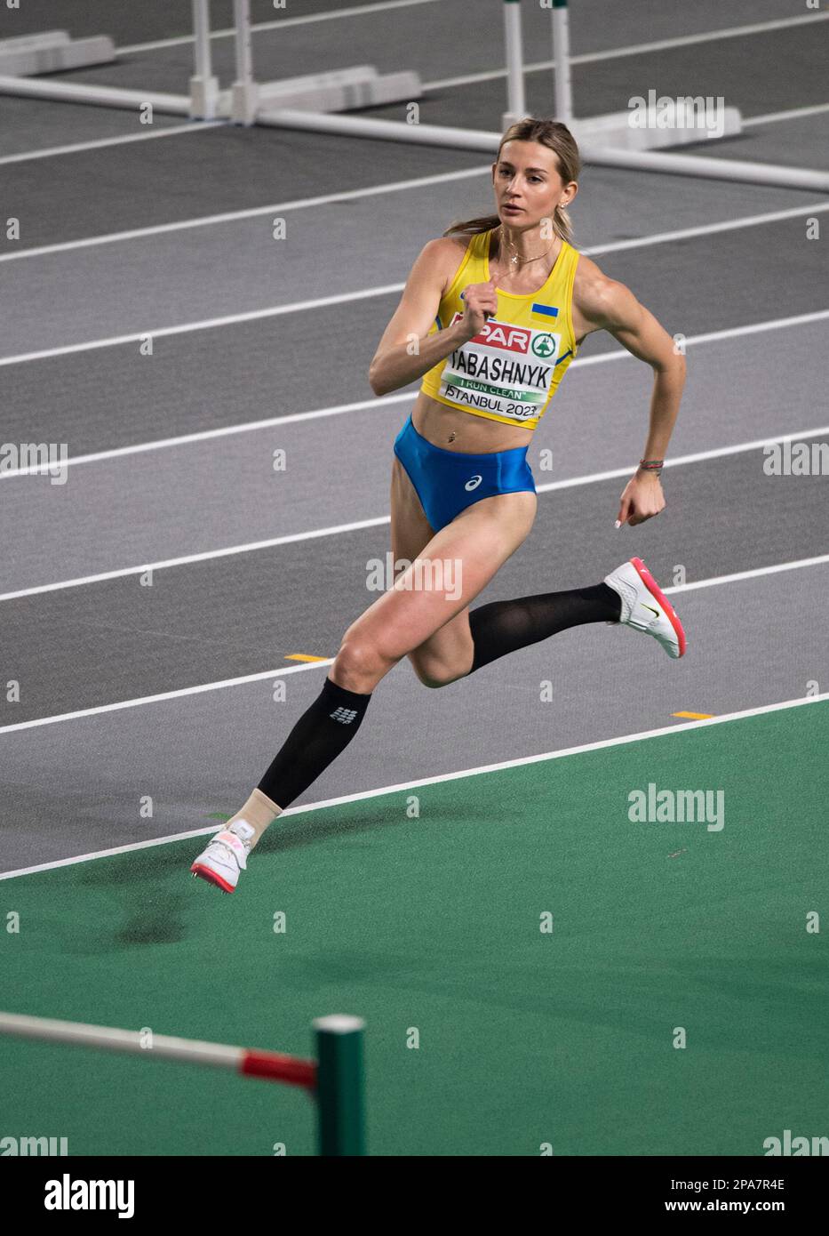 Kateryna Tabashnyk, de l’Ukraine, qui participe à la finale de saut en ...