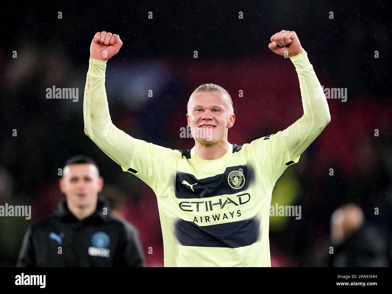 Erling Haaland de Manchester City célèbre à la fin du match de la ...