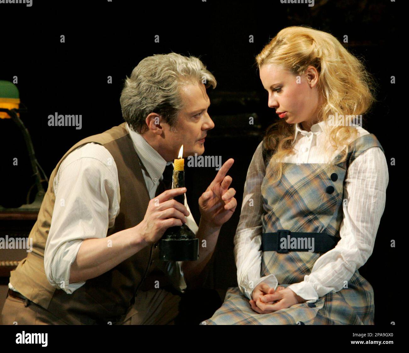 Herbert Foettinger in der Rolle des Henry Higgins und Katharina ...