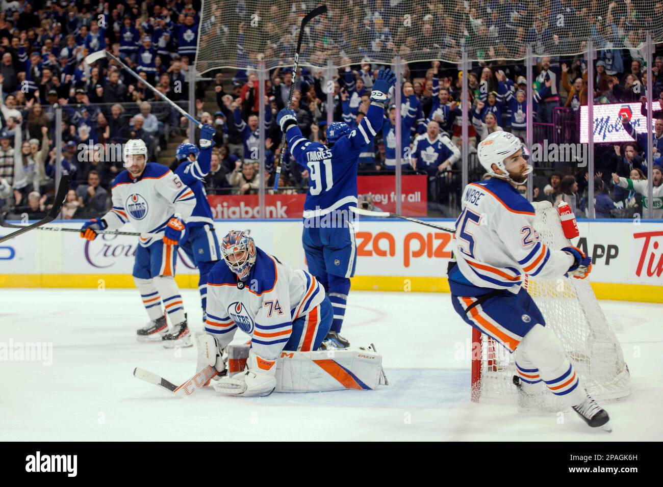 Edmonton Oilers goaltender Stuart Skinner (74) looks on as Toronto ...