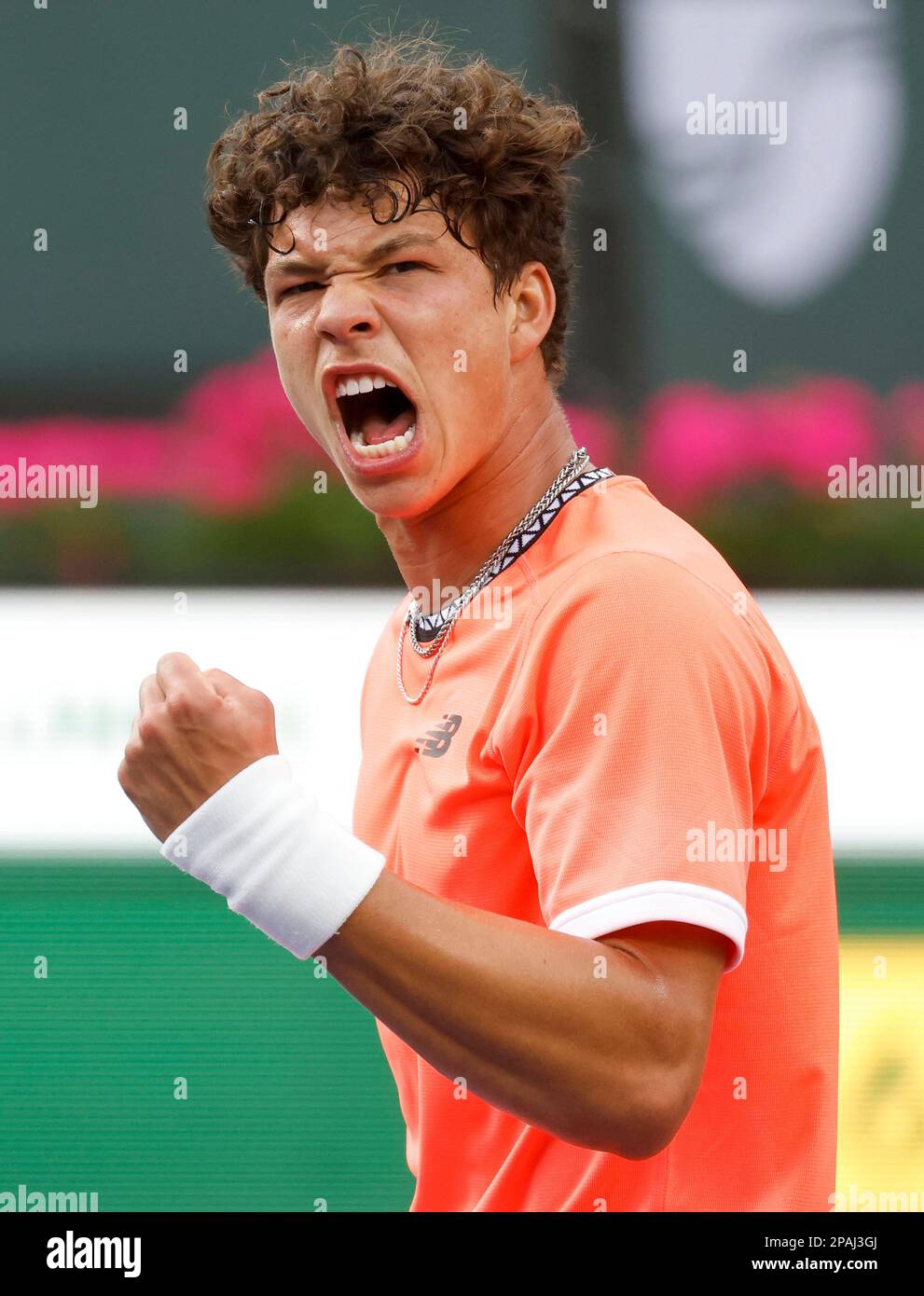 11 mars 2023 Ben Shelton réagit à la victoire d'un match contre Taylor ...