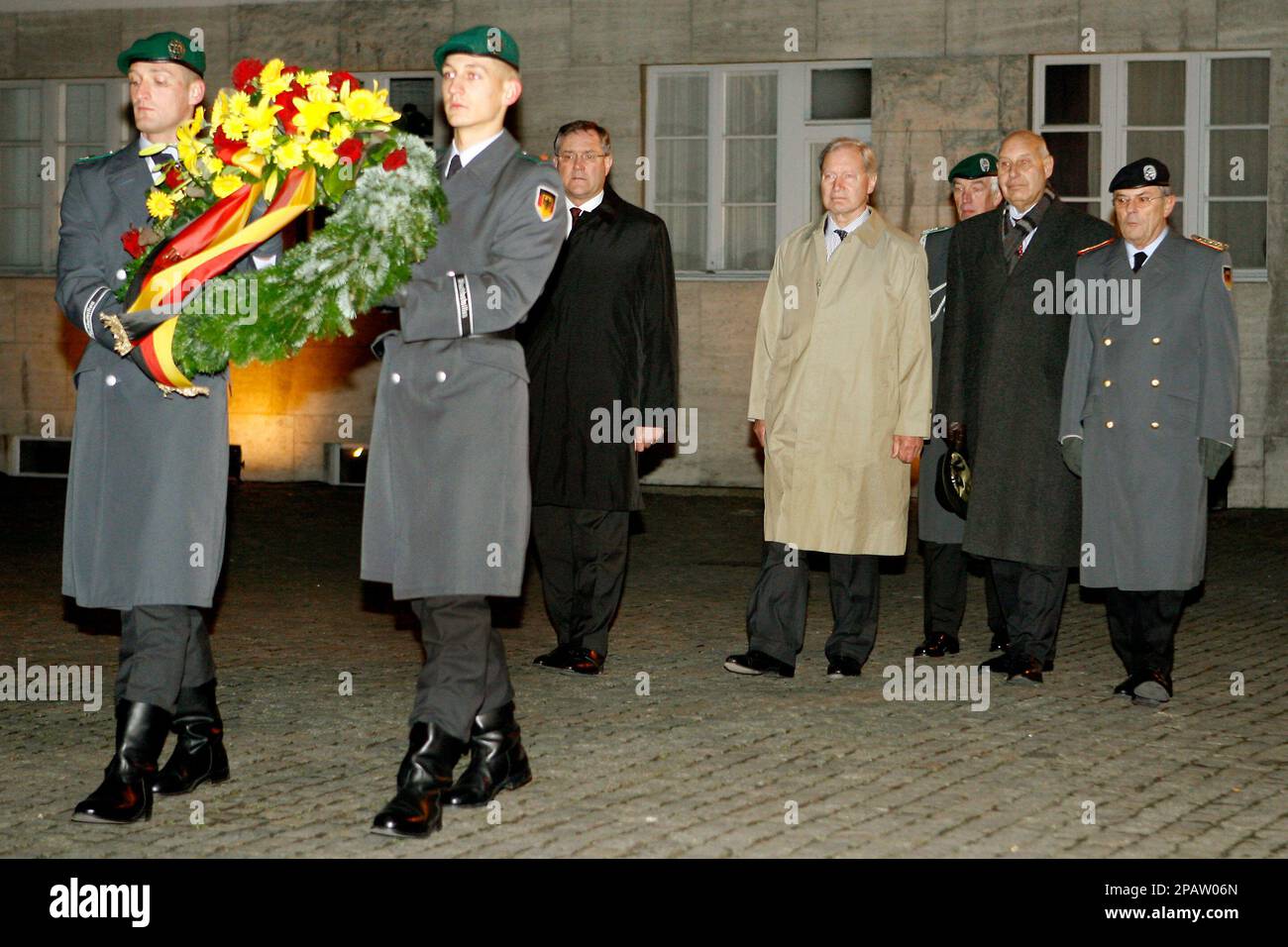 Bundesverteidigungsminister Franz Josef Jung, Heimeran Schenk Graf von ...