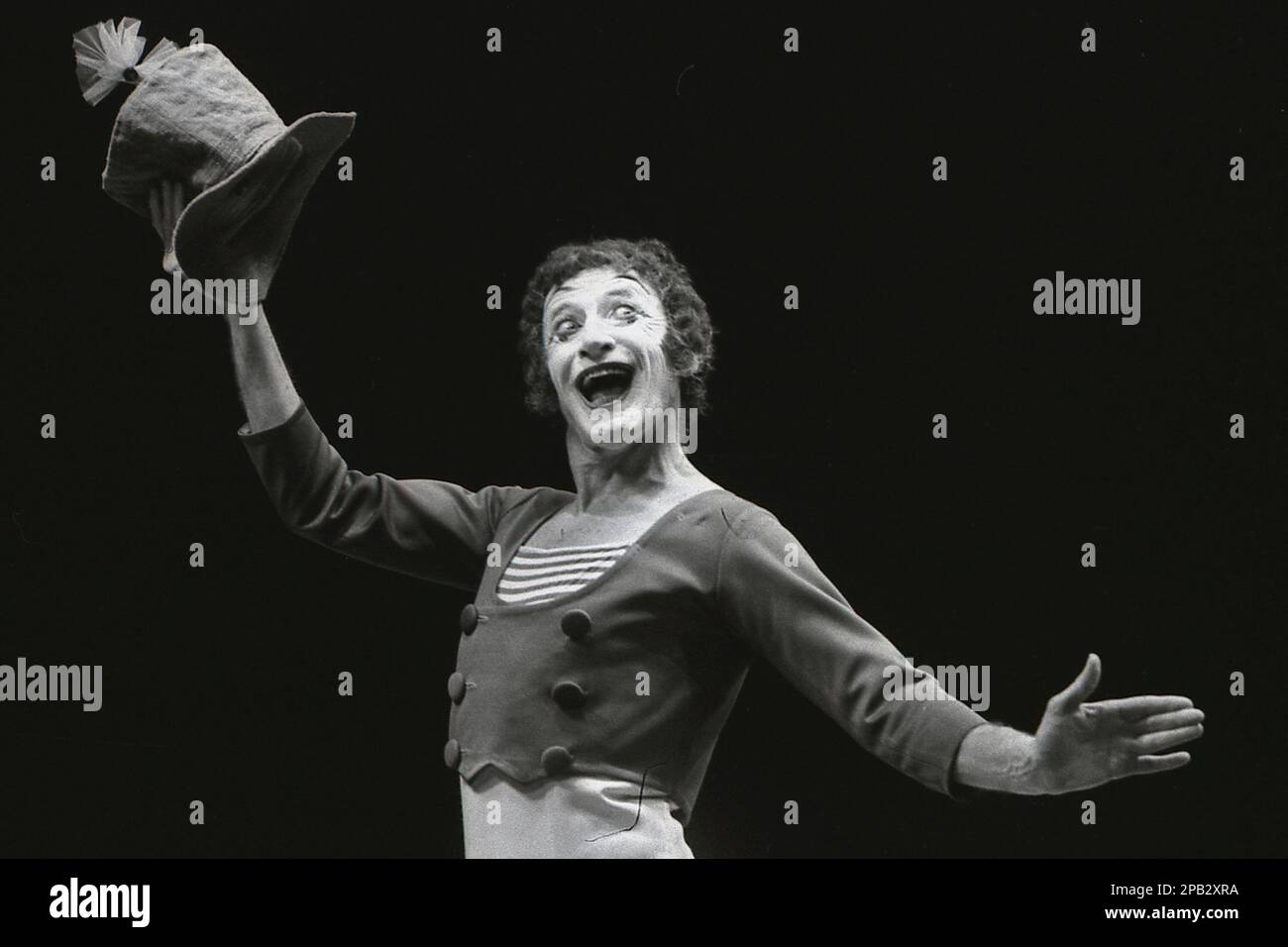 ** FILE ** French mime artist Marcel Marceau rehearses his new show at ...