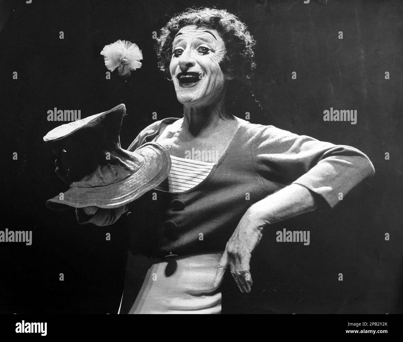 ** FILE ** French pantomime Marcel Marceau performs in Milan, Italy, in this June 1987, file ...