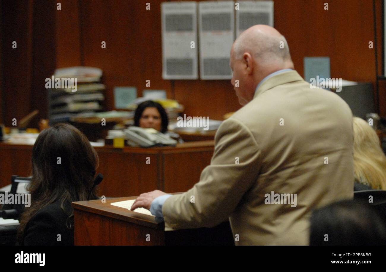 Defense Attorney Bruce Cutler speaks during music producer Phil Spector ...