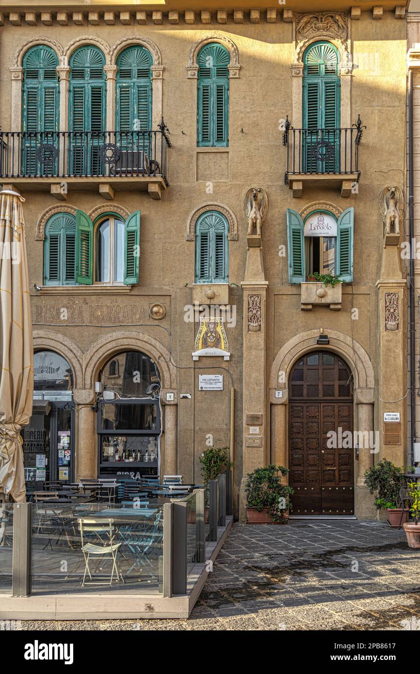 Liberty style architecture Banque de photographies et d’images à haute ...