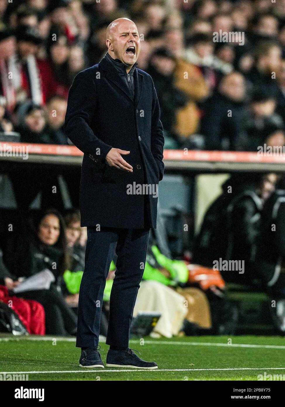 Rotterdam - Feyenoord coach Arne Slot pendant le match entre Feyenoord ...
