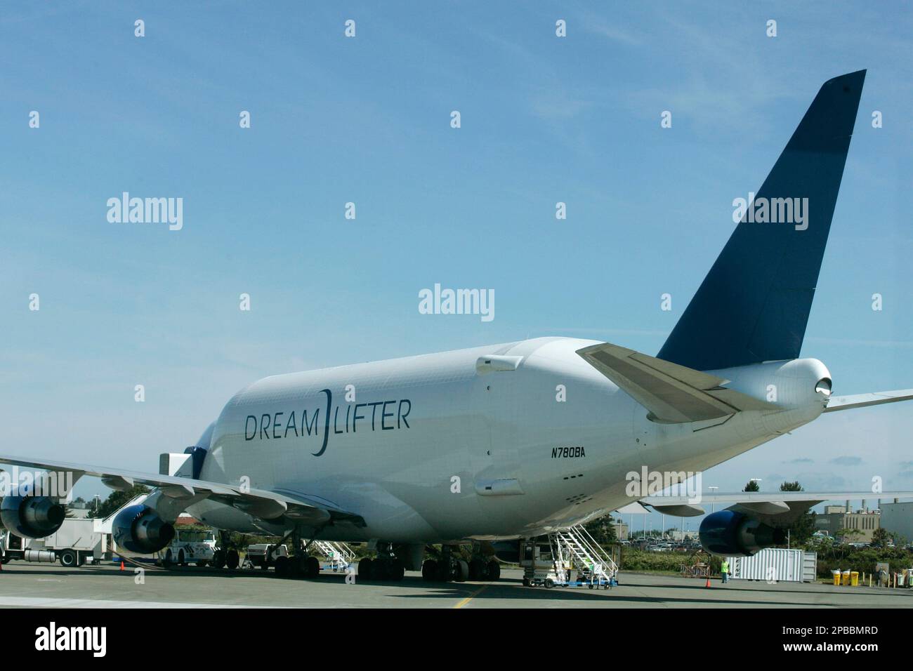The Dreamlifter, a specially modified Boeing 747 designed to ferry ...